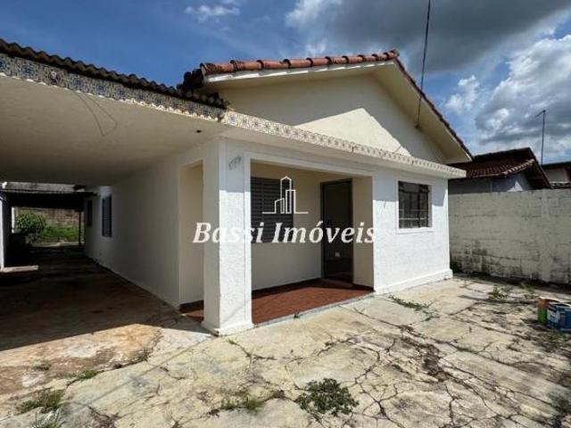 Casa à venda em Mogi Mirim SP na Vila Dias com 3 quartos, 1 sala, 3 vagas de garagem e 105m² de área