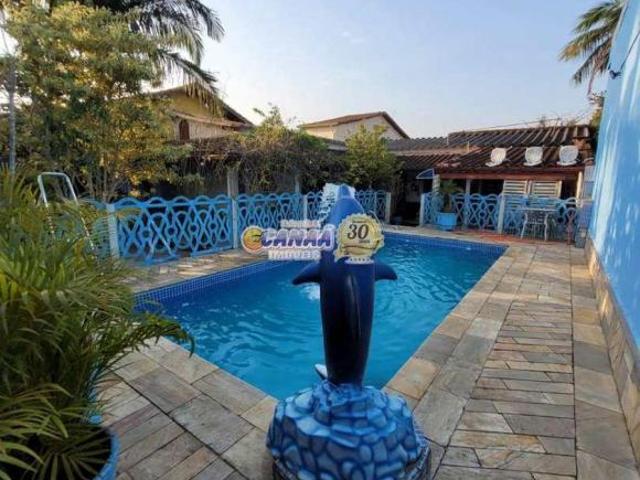 Casa à venda em Mongaguá com piscina e amplo espaço para toda a família