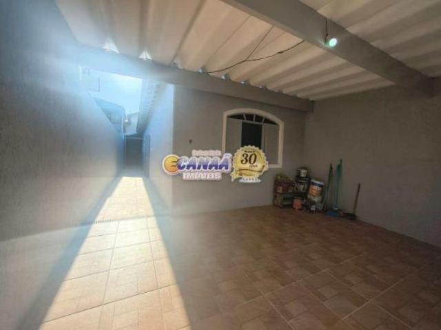 Casa à venda em Mongaguá – A apenas 700 Metros da Praia com excelente localização!
