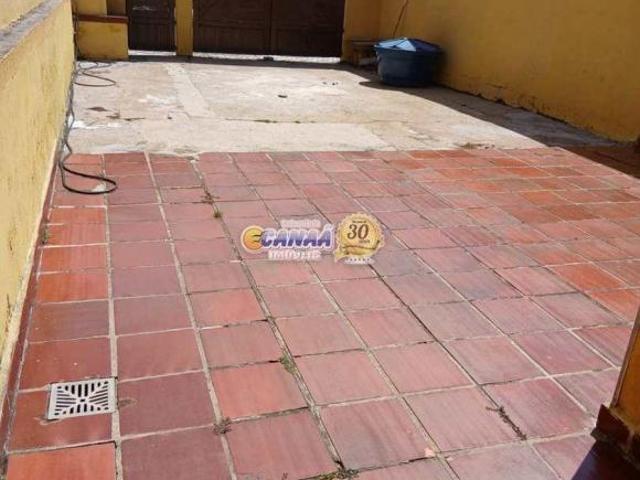 Casa à venda em Mongaguá – Litoral Sul de SP Apenas 500 metros da praia!