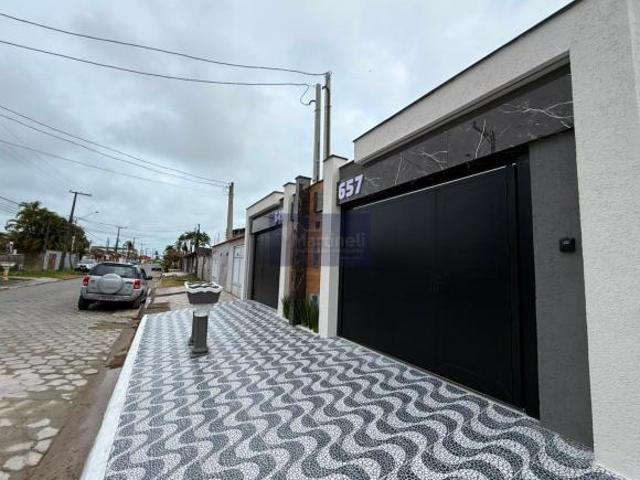 Casa à venda em Mongaguá SP, bairro Flórida Mirim: 3 quartos, 1 suíte, 96m² de área. Imperdível opor