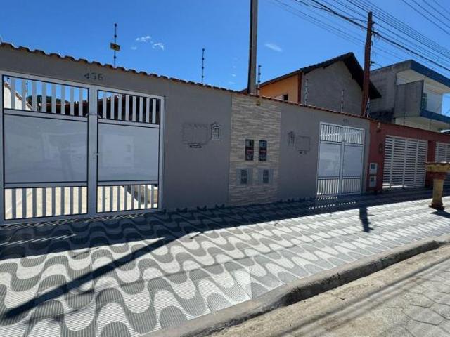 Casa a venda em Mongaguá SP Nova com piscina!