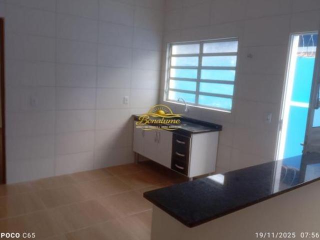 Casa à venda em Mongaguá | Piscina, churrasqueira e 2 vagas | R$310 mil