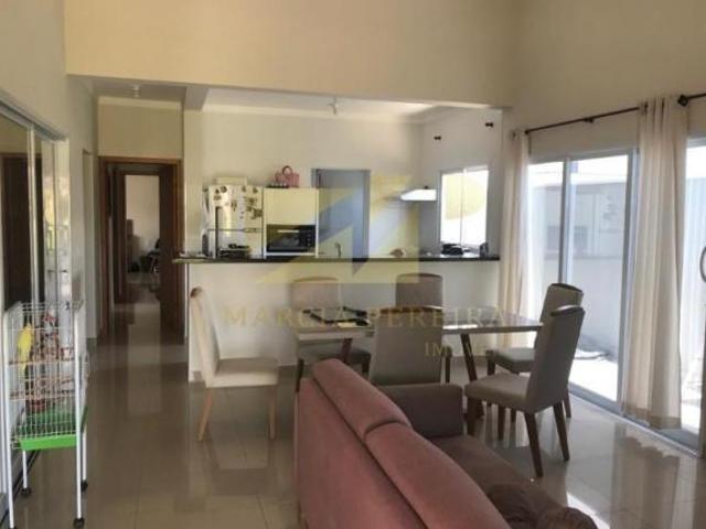 Casa à venda em Monte Mor, Residencial Gaivotas, com 3 suítes, com 161 m²