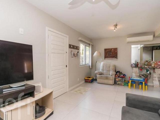 Casa à venda em Morro Santana com 178 m², 3 quartos, 1 suíte, 2 vagas