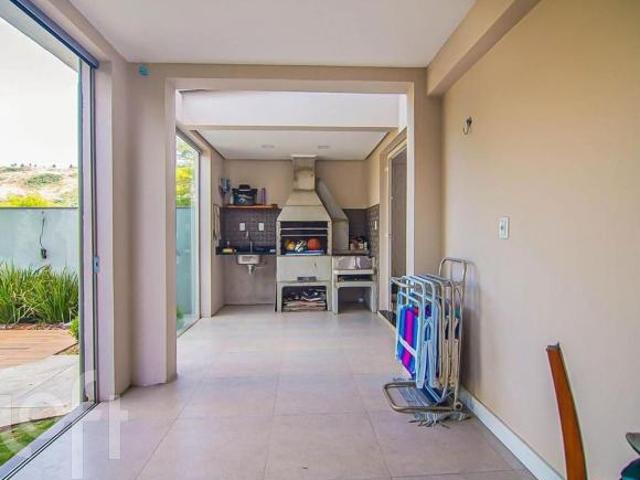 Casa à venda em Morro Santana com 185 m², 4 quartos, 1 suíte, 2 vagas