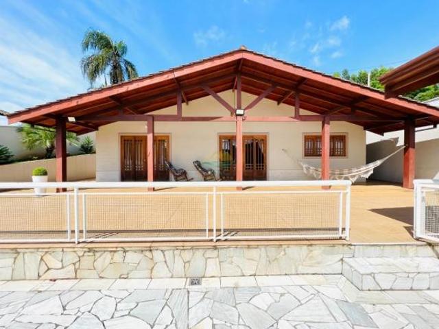 Casa à Venda em Mairiporã/SP! Ideal para moradia ou investimento!