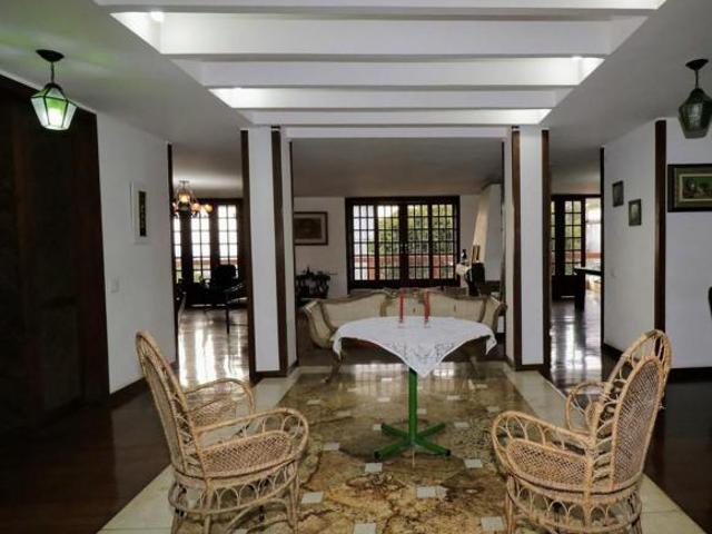Casa à venda em Mangabeiras