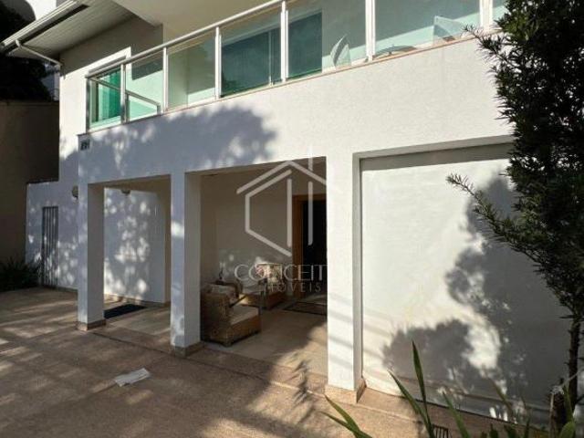 Casa à venda em Mangabeiras