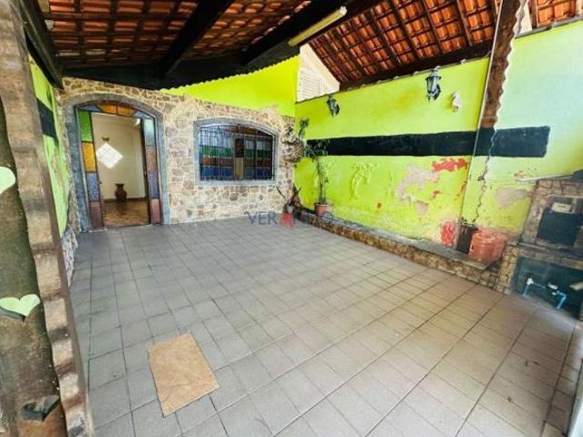 Casa à Venda em Maracanã, Praia Grande SP