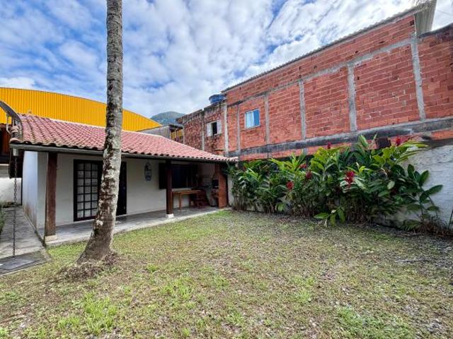 CASA À VENDA EM MARESIAS C/ ESCRITURA DEFINITIVA