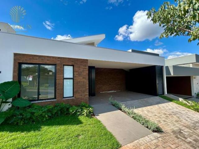 Casa à venda em Maringá, Parque Industrial, com 3 suítes, com 290 m², Condomínio Residencial Hayashi