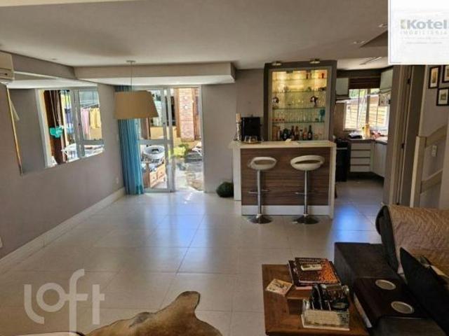 Casa à venda em Mário Quintana