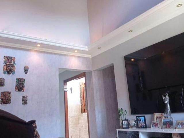 Casa à venda em Mário Quintana com 170 m², 3 quartos, 1 suíte, 3 vagas