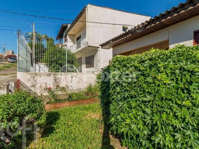 Casa à venda em Medianeira com 120 m², 3 quartos, 4 vagas