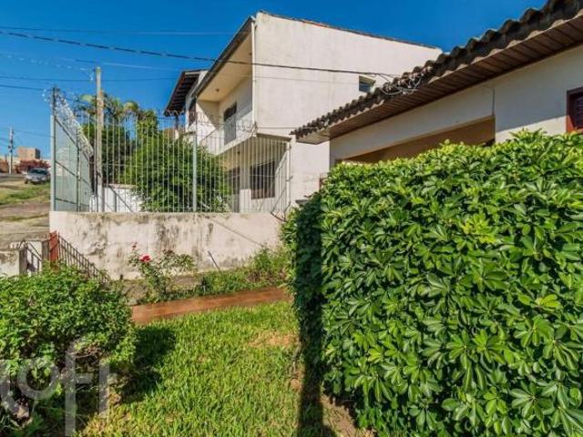 Casa à venda em Medianeira com 120 m², 3 quartos, 4 vagas