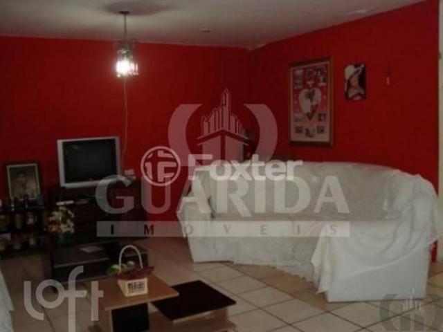 Casa à venda em Medianeira com 182 m², 2 quartos, 2 suítes