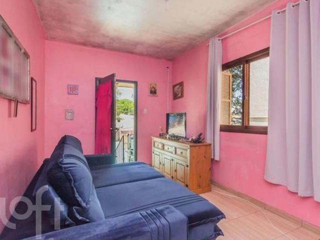 Casa à venda em Medianeira com 200 m², 6 quartos, 3 vagas