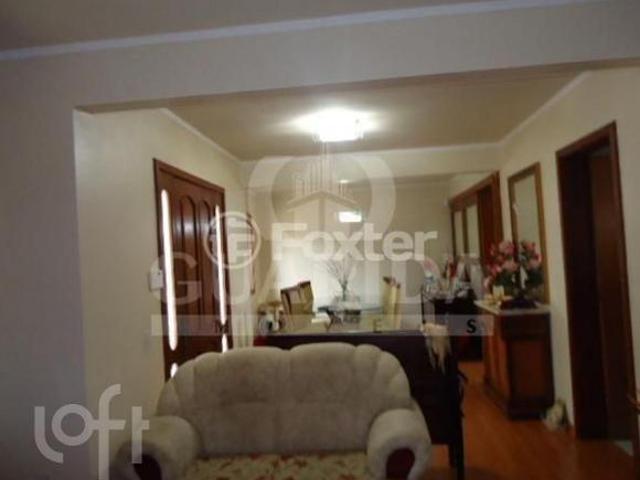 Casa à venda em Medianeira com 211 m², 3 quartos, 1 suíte, 4 vagas