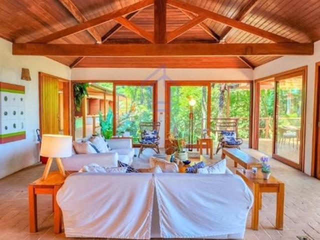 CASA À VENDA EM MEIO A NATUREZA EM ILHABELA SP