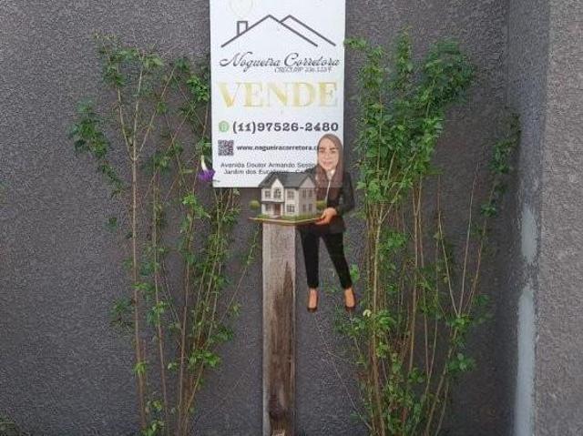 Casa a venda em mini condomínio no Jardim Marcelino SP