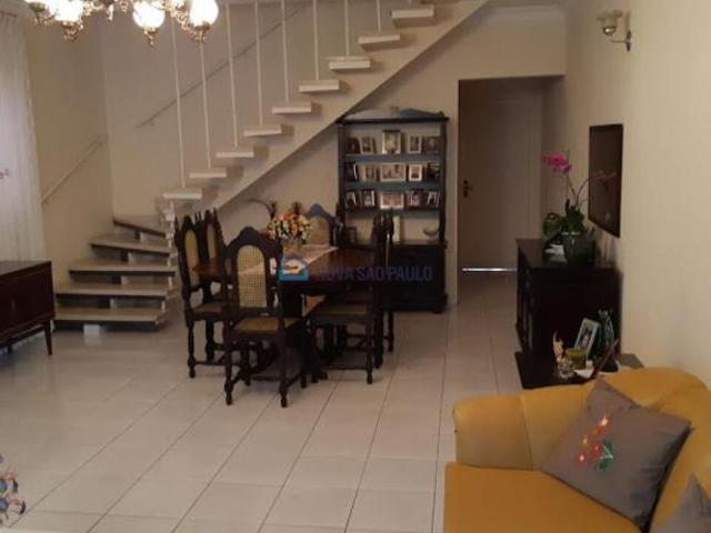 Casa à venda em Mirandópolis com 3 quartos e 5 vagas de garagem