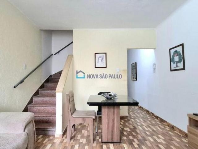 Casa à venda em Mirandópolis 3 dormitórios, quintal e perto do metrô