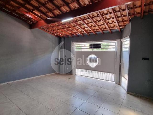 Casa à Venda em Nova Carioba, Americana: 3 Quartos, 130m²