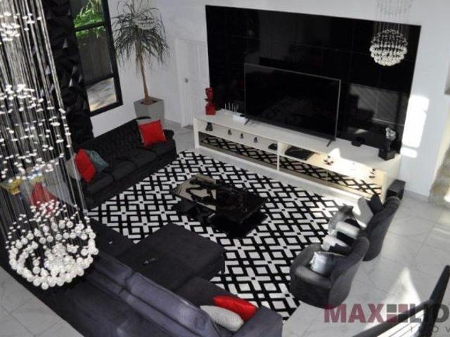 Casa à venda em Nova Higienópolis