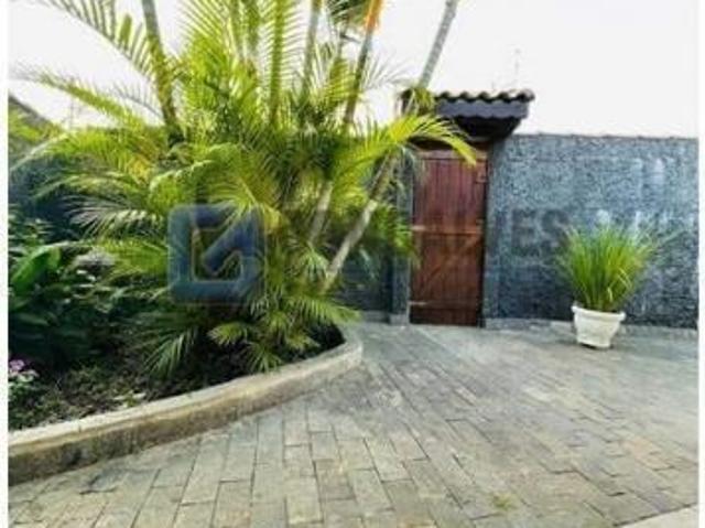 Casa à venda em Nova Itanhaém, Itanhaém/SP – 3 quartos, 180 m², 5 vagas