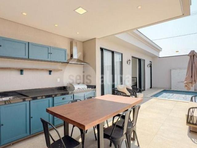 Casa à Venda em Nova Odessa: 3 Dorms, 1 Suíte, 4 Banheiros