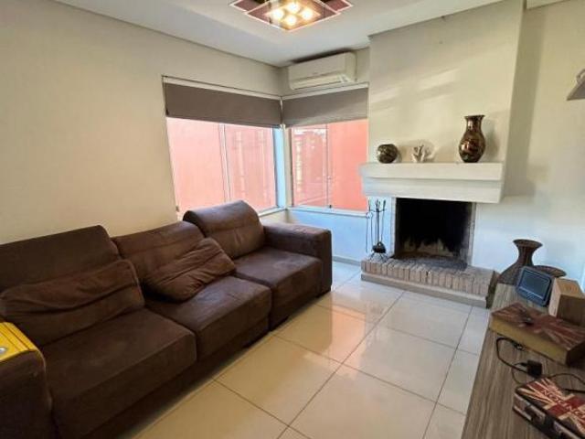 Casa à venda em Novo Hamburgo Boa Vista, com closet, hidromassagem e móveis planejados