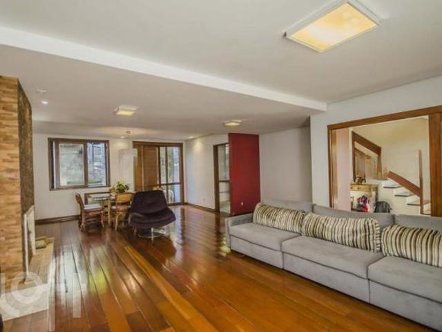 Casa à venda em Nonoai com 420 m², 4 quartos, 1 suíte, 2 vagas