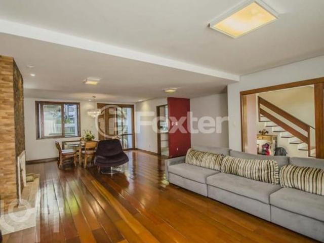 Casa à venda em Nonoai com 420 m², 4 quartos, 1 suíte, 2 vagas