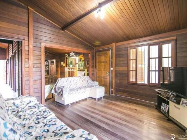 Casa à venda em Nonoai com 150 m², 3 quartos, 1 suíte, 1 vaga
