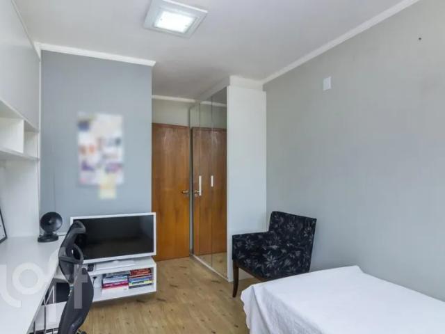 Casa à venda em Nonoai com 181 m², 3 quartos, 1 suíte, 3 vagas