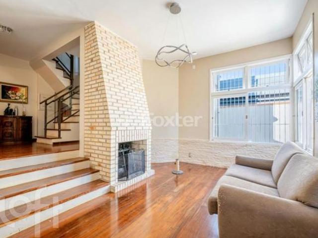 Casa à venda em Nonoai com 230 m², 3 quartos, 1 suíte, 5 vagas