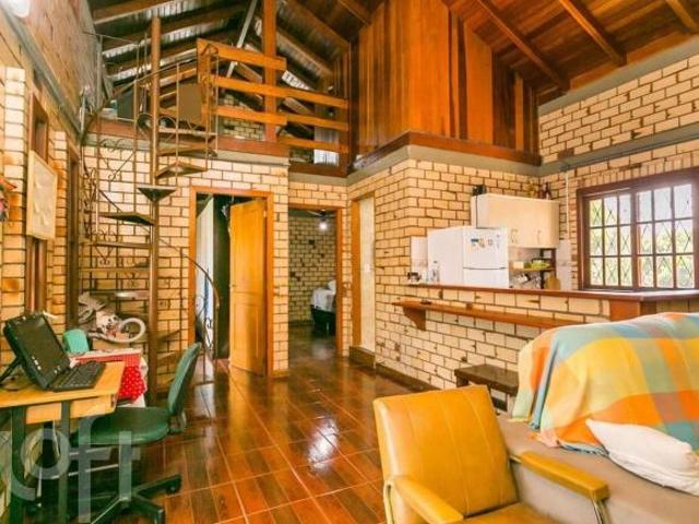 Casa à venda em Nonoai com 280 m², 5 quartos, 1 suíte, 4 vagas
