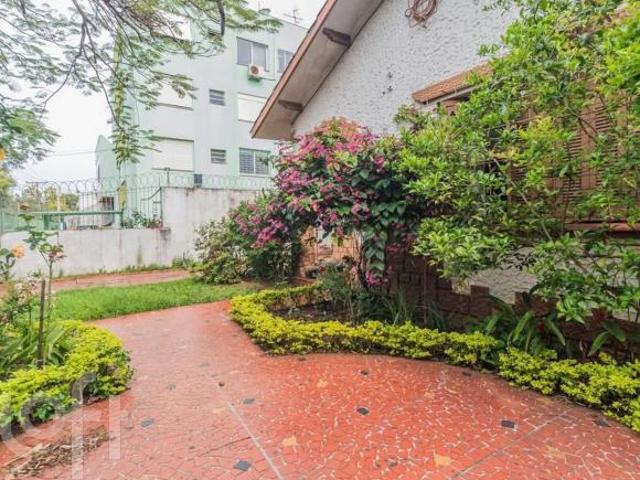 Casa à venda em Navegantes com 216 m², 2 quartos, 5 vagas