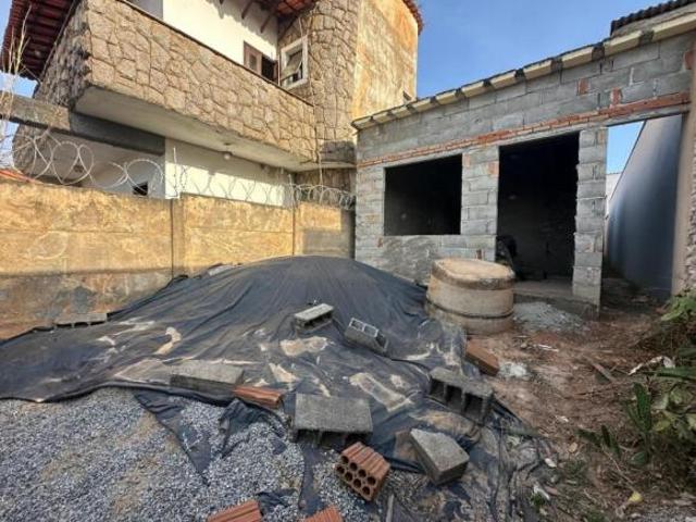 Casa à venda em Nepomuceno, no bairro Centro