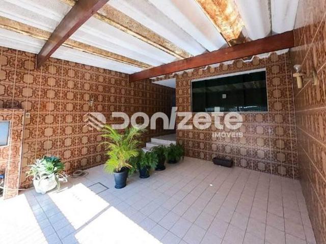 Casa à Venda em São Bernardo do Campo com 250m² privativos por R$ 850 mil