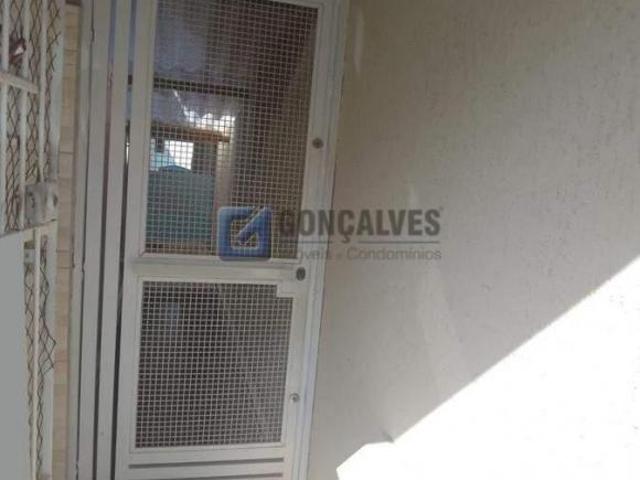 Casa à Venda em São Caetano do Sul – Bairro Olímpico, 2 Quartos, 2 Vagas