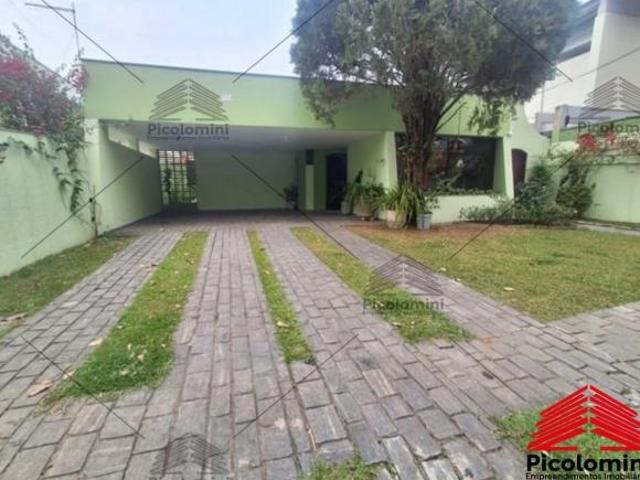 Casa à venda em São Caetano do Sul SP, 4 quartos, 1 suíte, 3 salas e 239m² de área!