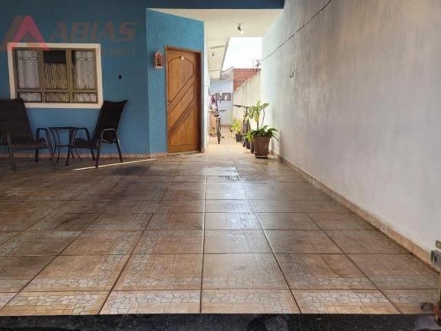Casa à venda em São Carlos: 2 dorms, suíte, 112m²