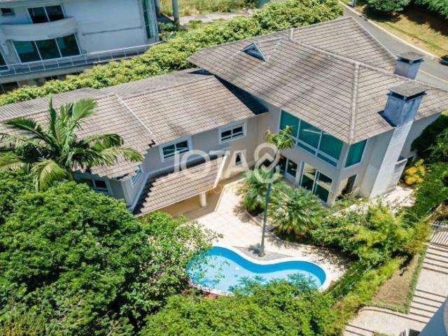 Casa à venda em São João