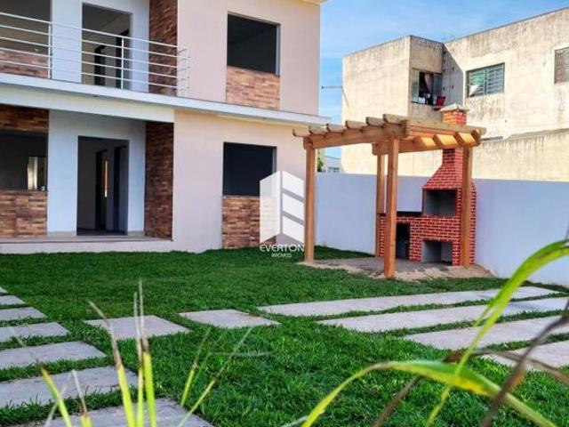 Casa à venda em São João