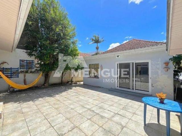 Casa à venda em São João