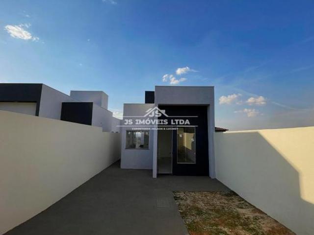 Casa á venda em São Joaquim de Bicas!