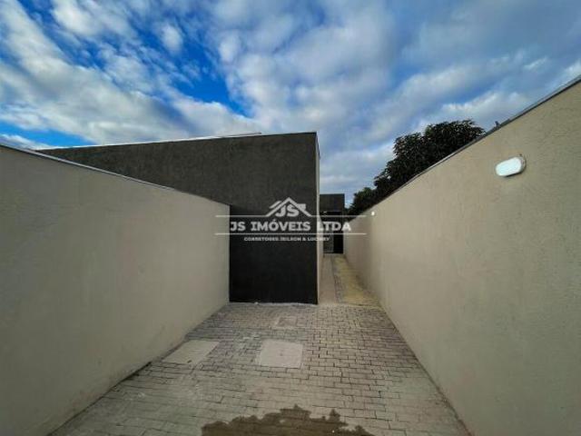 Casa à venda em São Joaquim de Bicas!