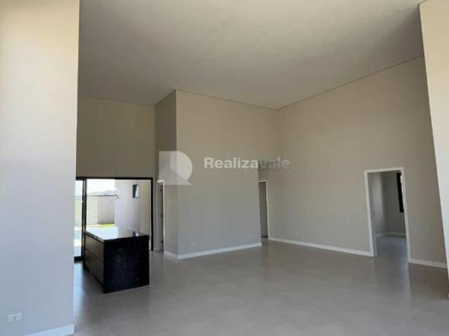 Casa à venda em São José dos Campos, Condomínio Residencial Jaguary, com 3 suítes, com 235 m²
